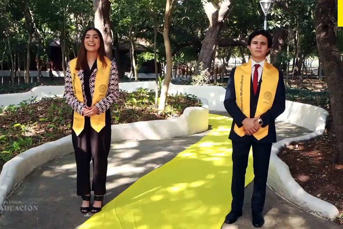 Regresan a UDEM para celebrar graduación | UDEM