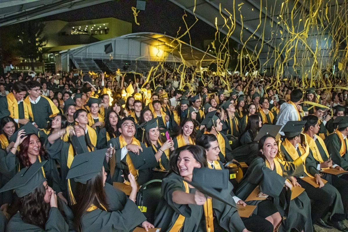 Piden a graduados que contagien su talento, energía y decisión | UDEM